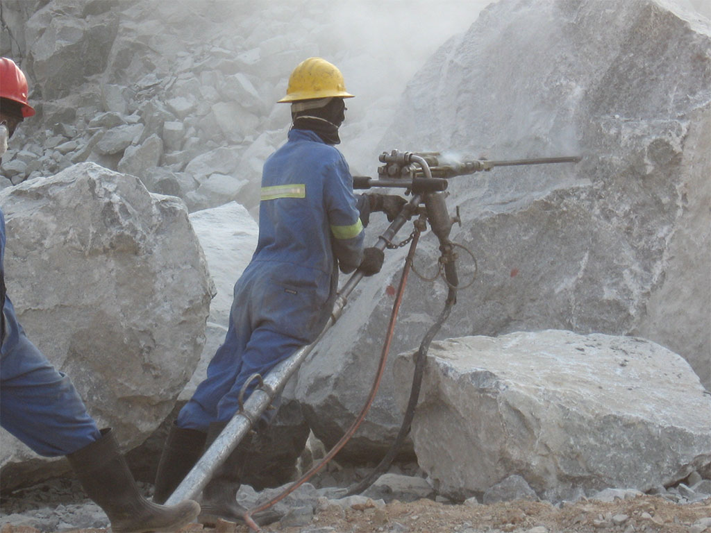 Stages of mine blasting - Agrin Mes